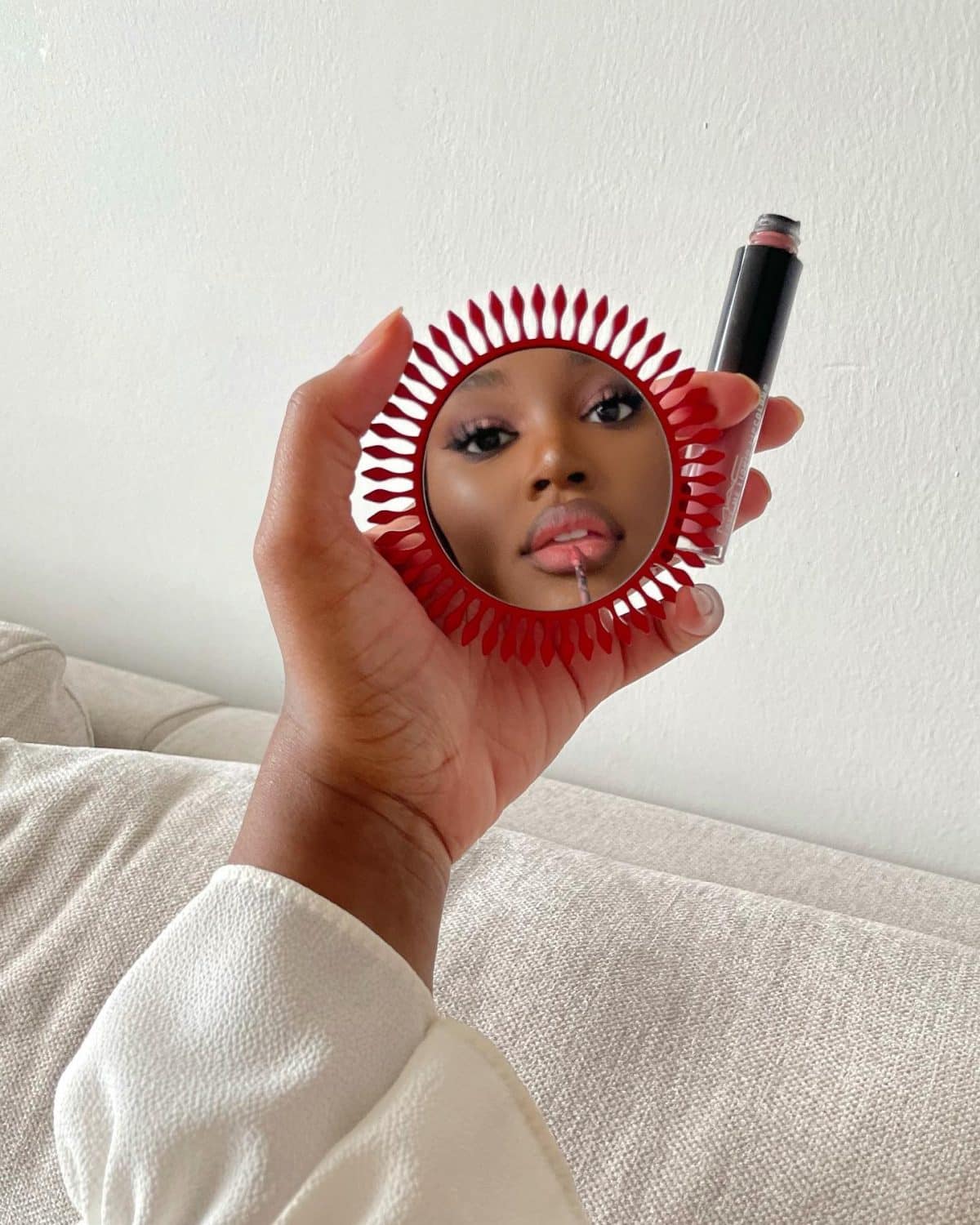 Mirror selfie tips: Here's how to slay your mirror selfie, every time