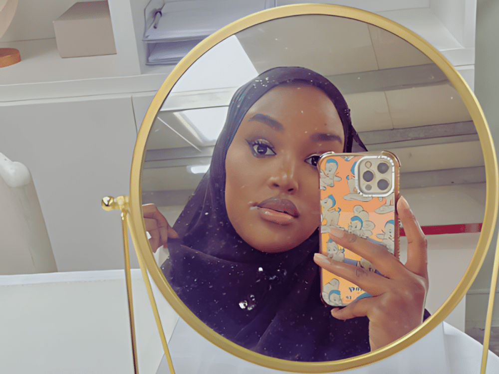 Mirror selfie tips: Here's how to slay your mirror selfie, every time