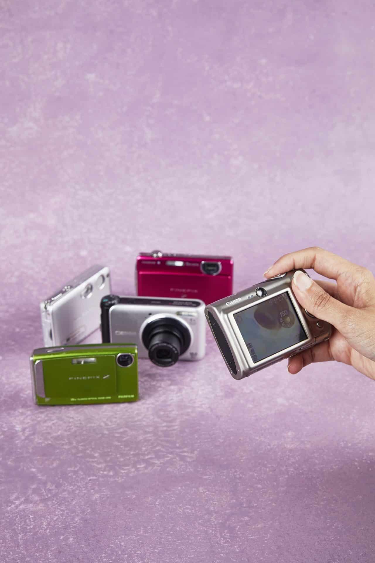 Oh, analog tech is SO back: How Y2K digi cams and flip phones define ...