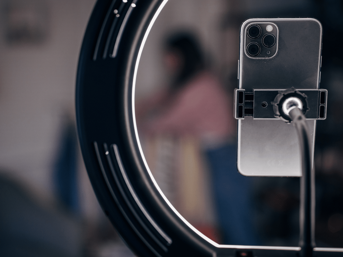 UAE Influencer Rules: Are you an influencer in the UAE? You NEED to ...