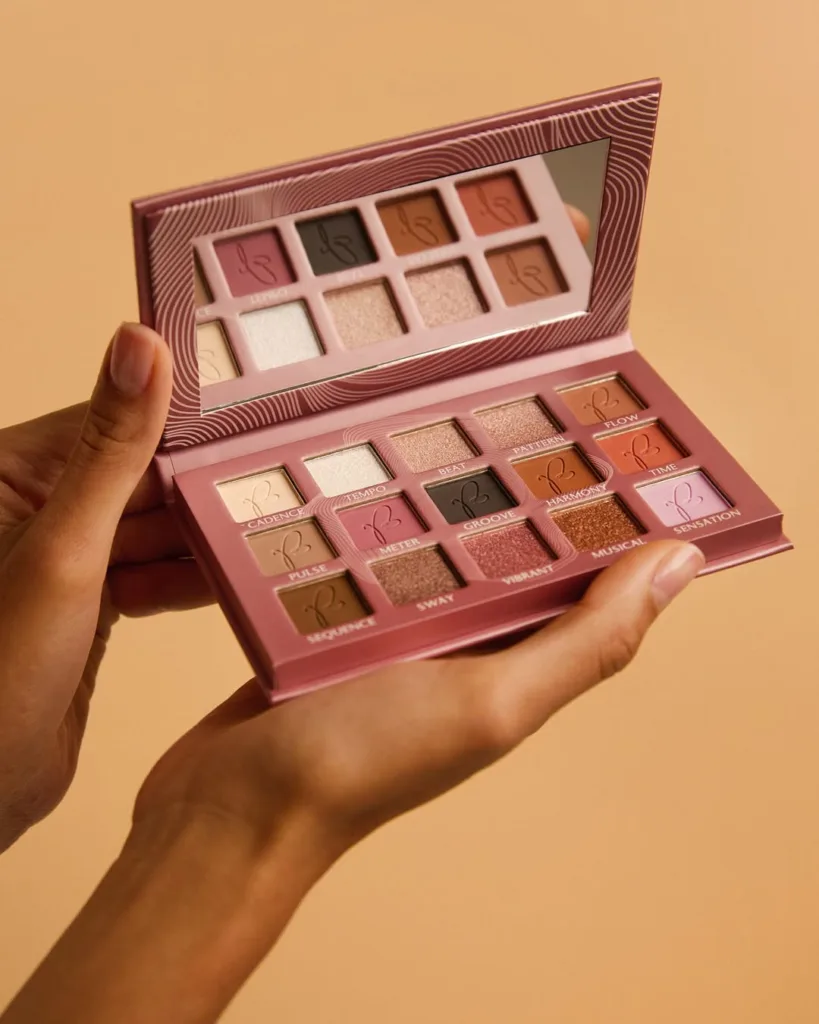 PSA: Eyeshadow is making a comeback